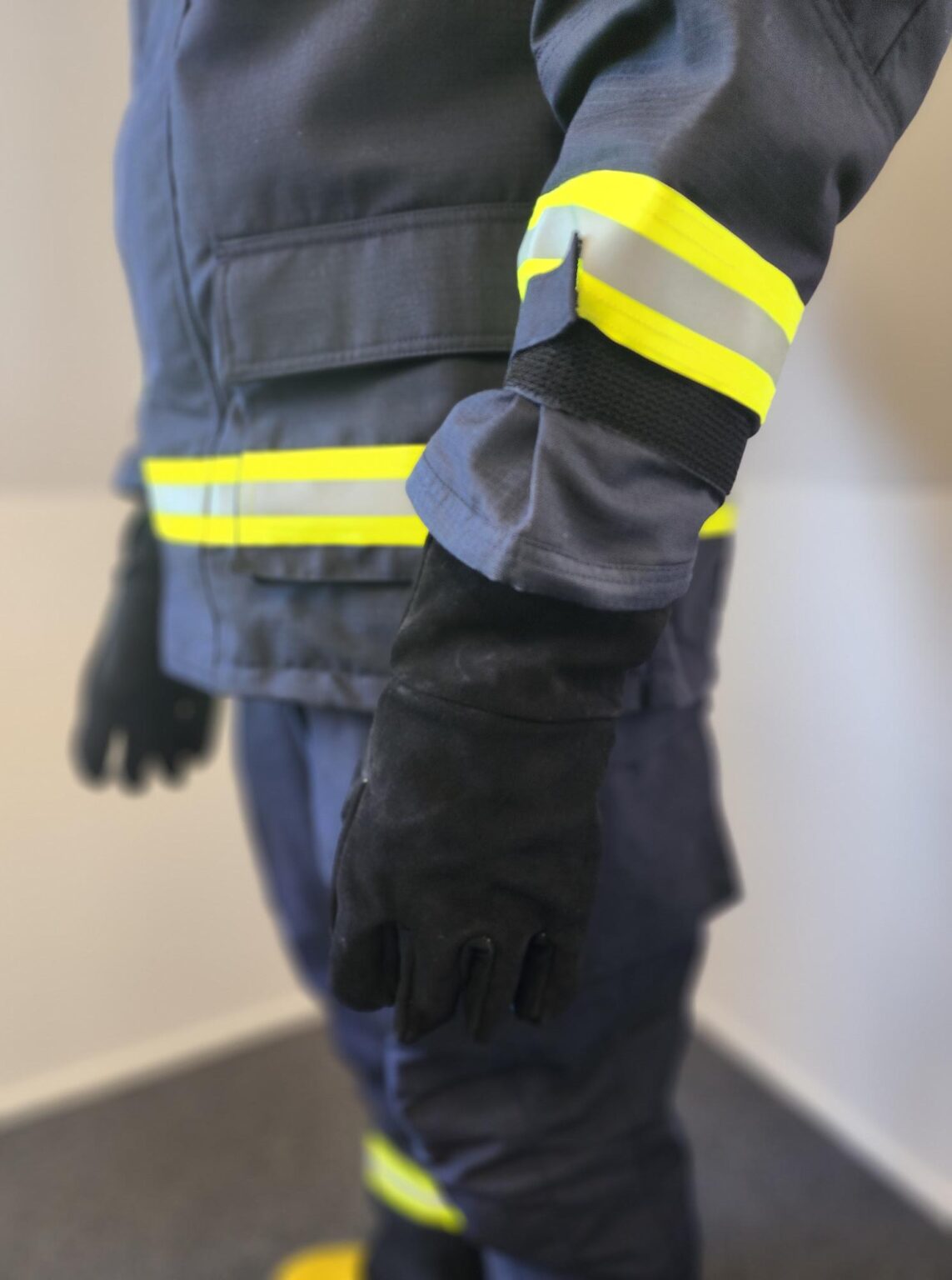 Solas/MED Firefighter Suit Sets – Liferafts South Pacific